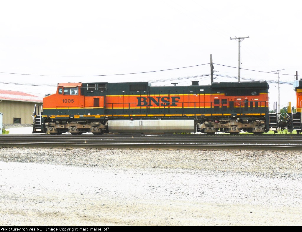 BNSF 1005